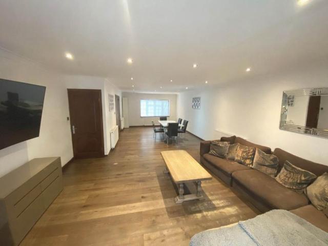 5 bedroom house to rent