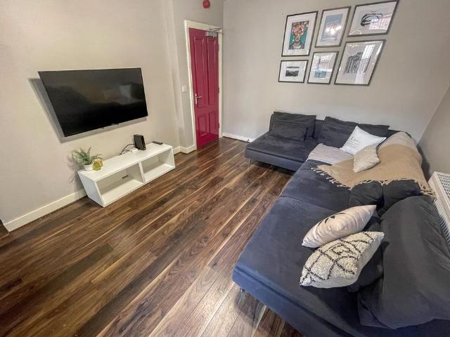 5 bedroom house to rent