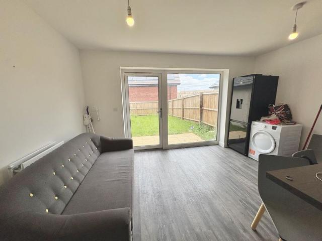 5 bedroom house to rent