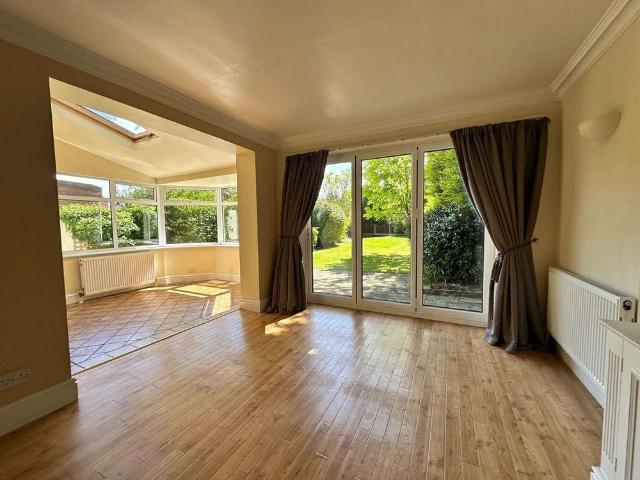 5 bedroom detached house to rent