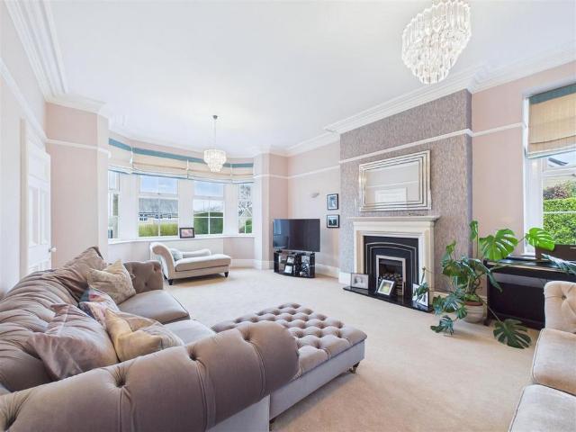 5 bedroom house to rent