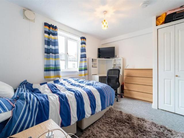 5 bedroom house to rent
