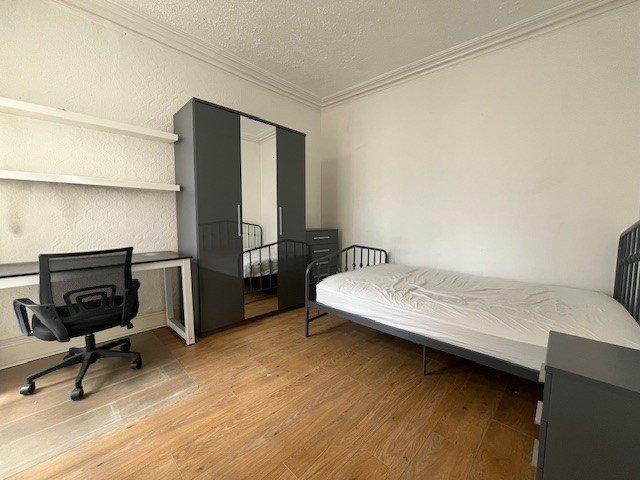 5 bedroom house to rent