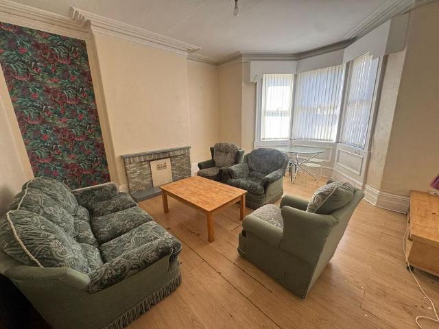 5 bedroom house to rent
