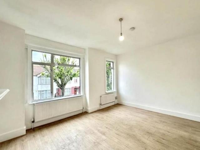 5 bedroom house to rent