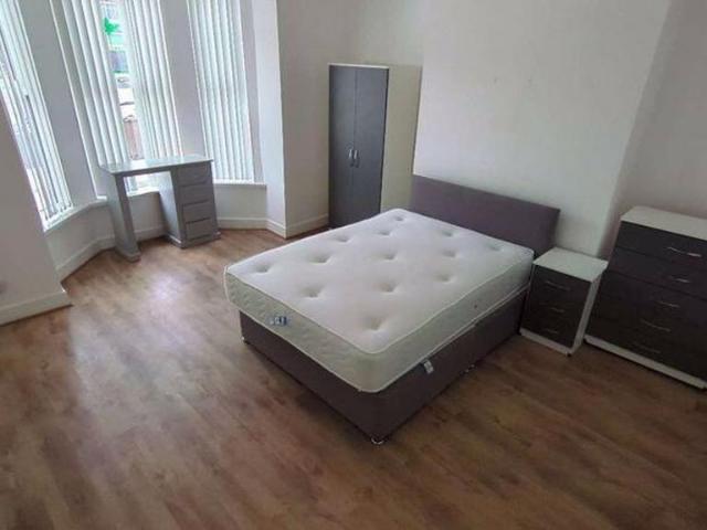 5 bedroom house to rent