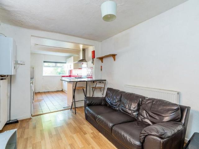 5 bedroom house to rent