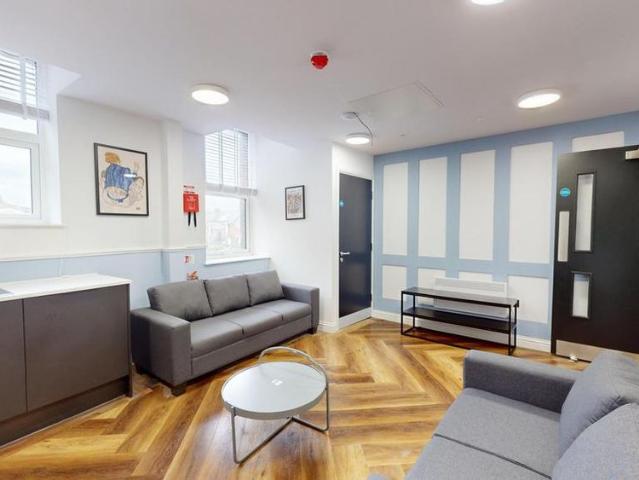 5 bedroom house to rent