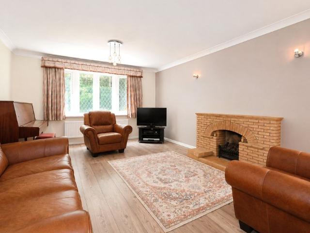 5 bedroom house to rent