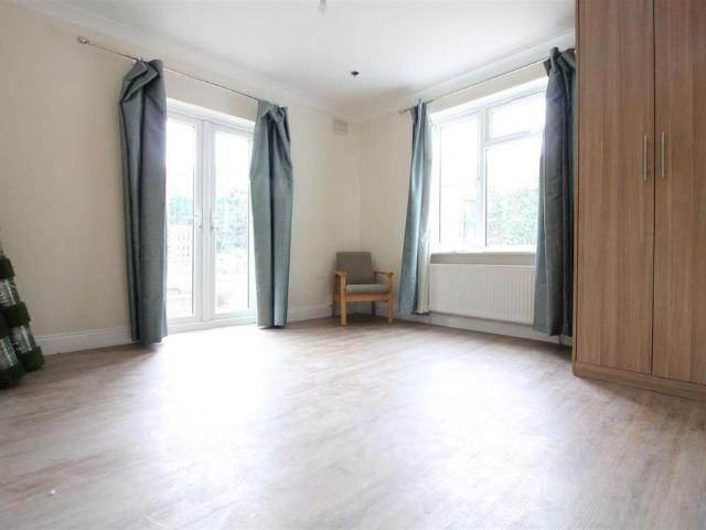 5 bedroom house to rent