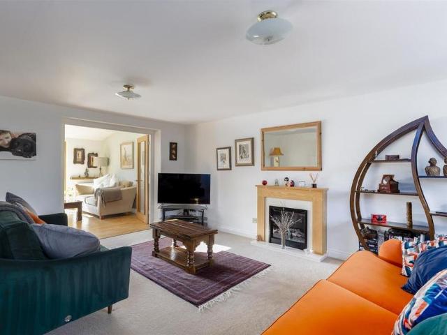 5 bedroom house to rent