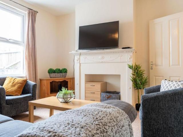 5 bedroom house to rent