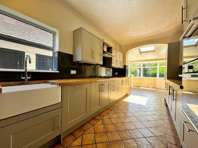 5 bedroom house to rent