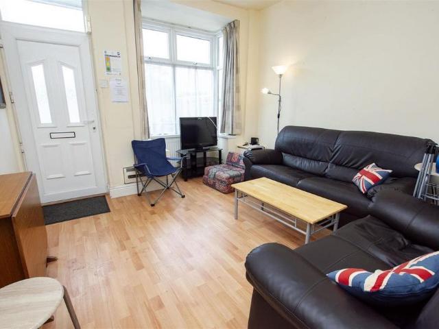 5 bedroom house to rent