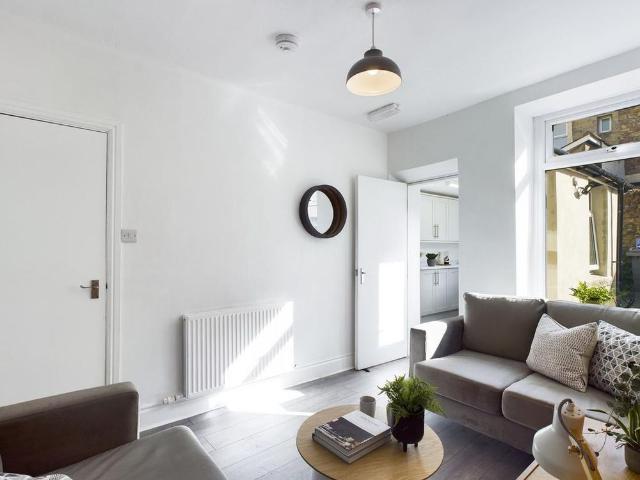 5 bedroom house to rent