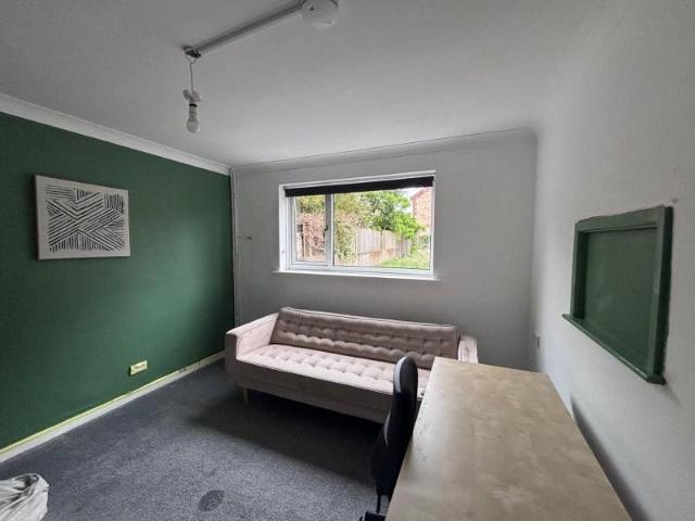 5 bedroom house to rent