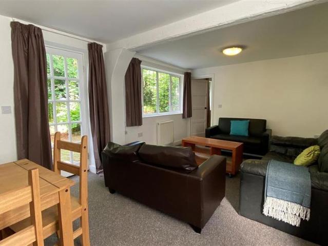 5 bedroom house to rent