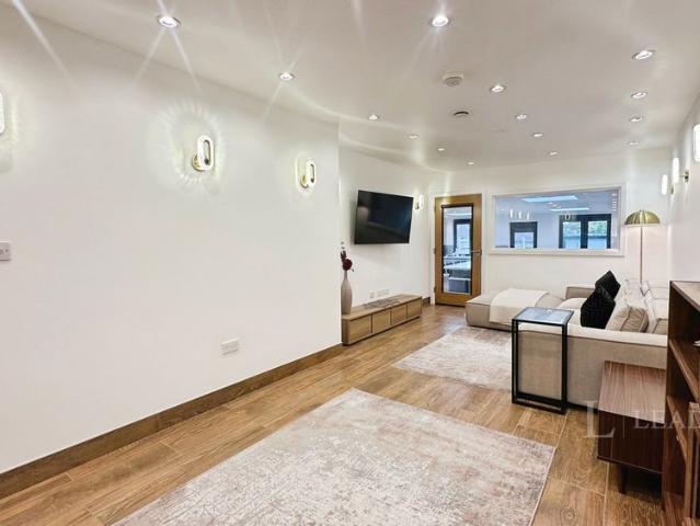 5 bedroom house to rent Felstead Way, Luton, LU2