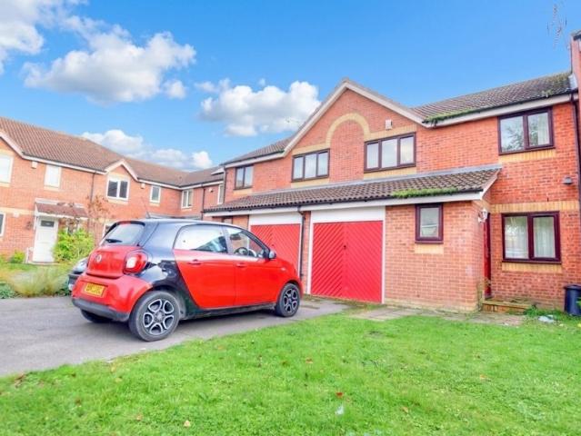 5 Bedroom House To Rent in Telegraph Place, London, E14