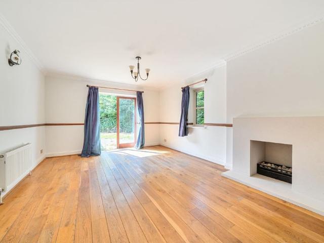 5 Bedroom House To Rent in Woodchurch