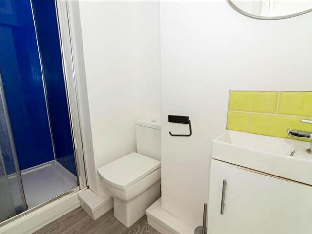 5 Bedroom House To Rent In Beeston Road, Dunkirk, NG7