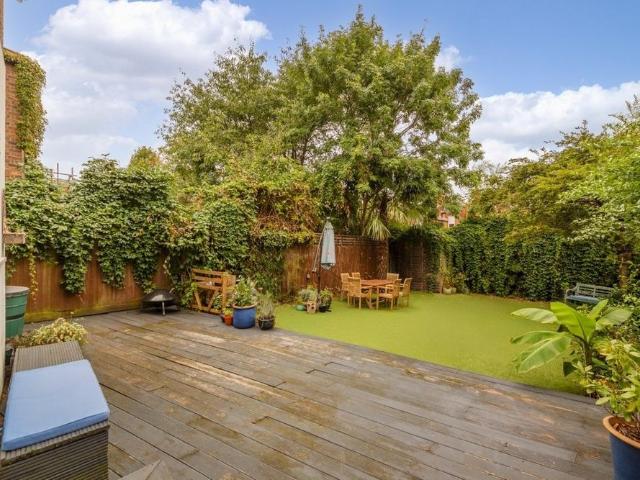 5 bedroom House to rent in Keyes Road, Mapesbury, London, NW2