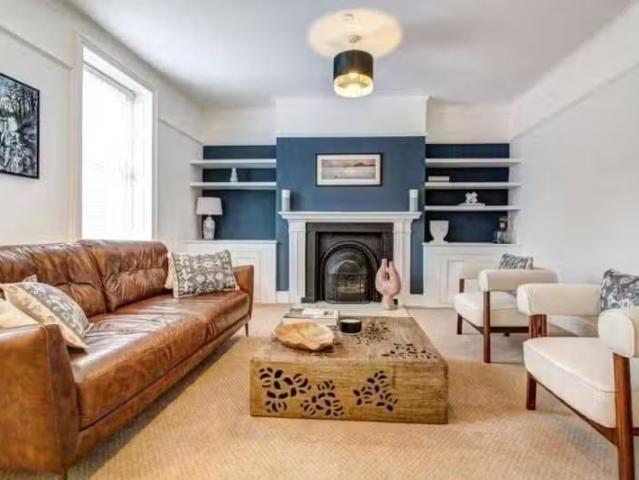 5 bedroom house to rent in London, NW11