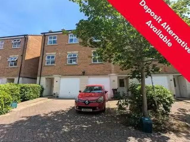 5+ bedroom house to rent in Parnell Road, Stapleton, Bristol.