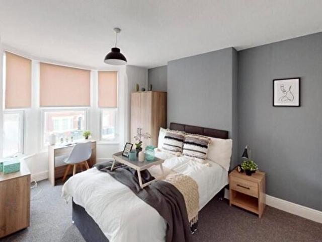 5 Bedroom House To Rent In Queens Road, Beeston, Nottingham, Nottinghamshire, NG9
