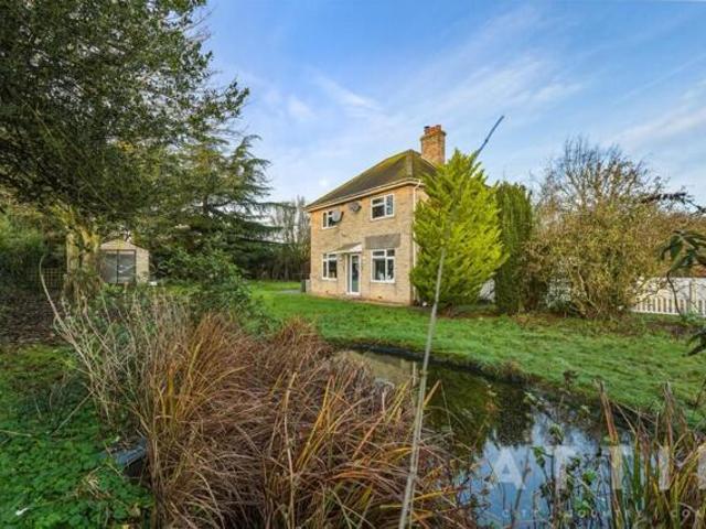 5 Bedroom House Thurton Thurton 99523872