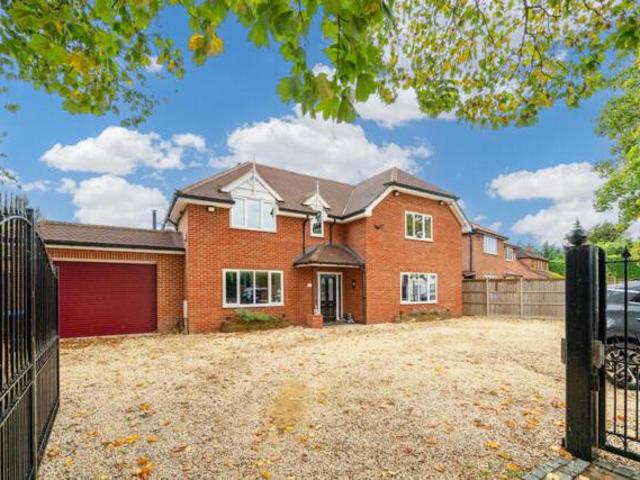 5 Bedroom House Thorpe Surrey LS98864445