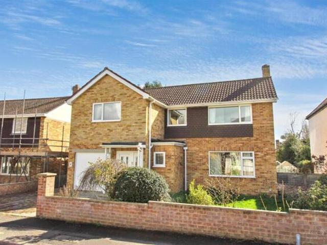 5 Bedroom House Tilehurst Berkshire 100988167