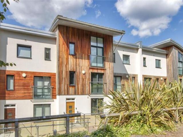 5 Bedroom House Tunbridge Wells Kent LS100733625
