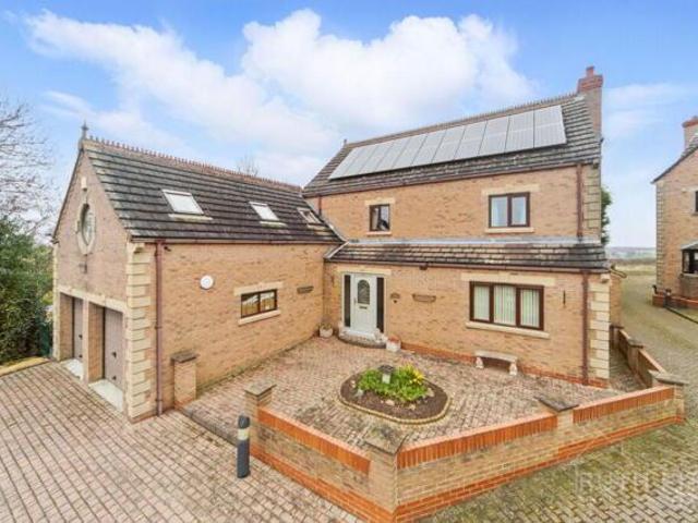 5 Bedroom House Upton Wakefield LS99926401