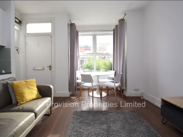 5 Bedroom Houses in Burley
