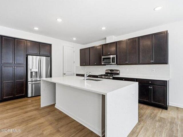 5 bedroom, Howell NJ 07731 LS102798645