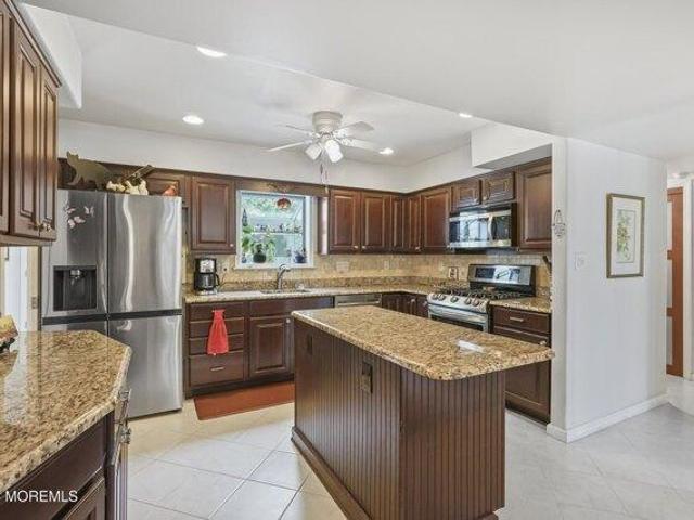 5 bedroom, Howell NJ 07731 104608380