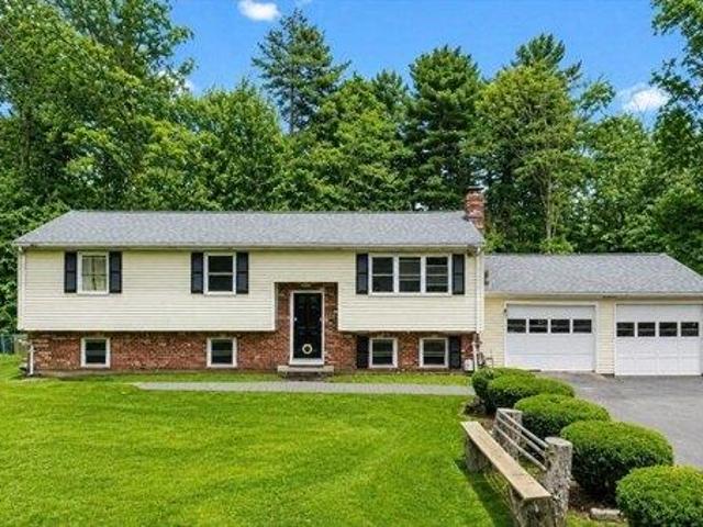 5 bedroom, Holbrook MA 02343 104849562