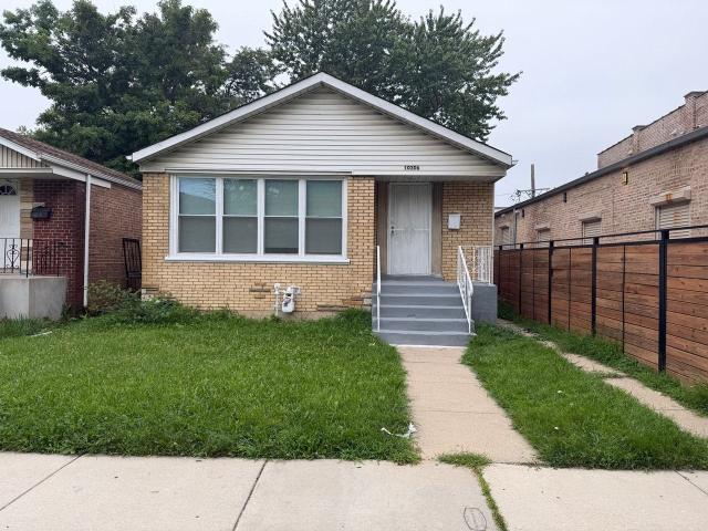 5 Bedroom Home for Rent at 10306 S Corliss Ave, Chicago, IL 60628 Pullman