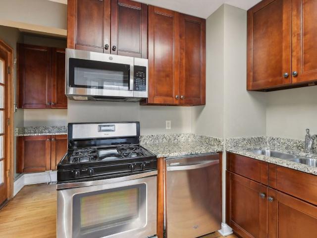 5 Bedroom Home for Rent at 1095 17th Ave Se, Minneapolis, MN 55414 Como