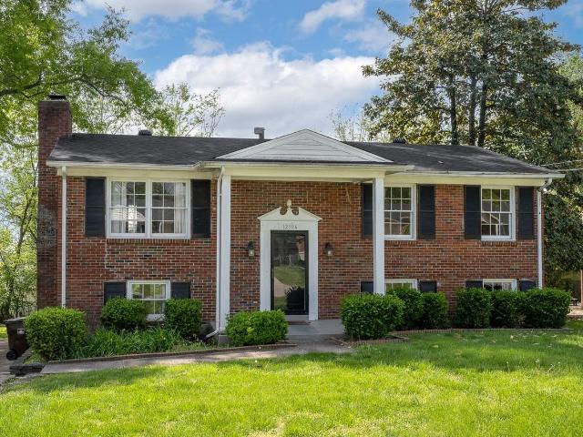 5 Bedroom Home for Rent at 12506 Live Oak Dr, Louisville, KY 40243