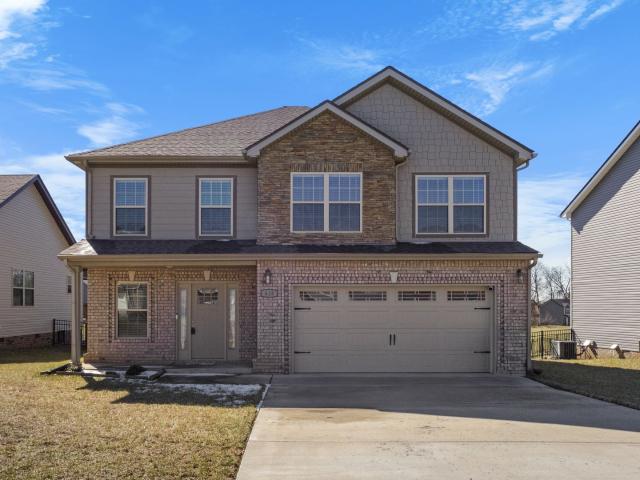 5 Bedroom Home Near Fort Campbell!