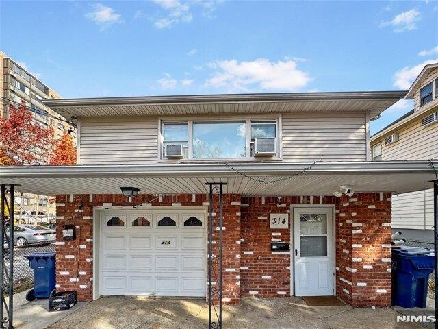 5 bedroom, Hackensack NJ 07601 104604709