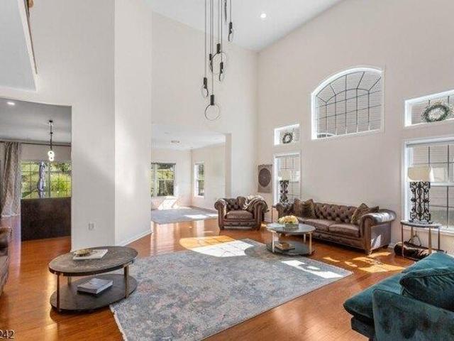 5 bedroom, Hamburg NJ 07419 102529422