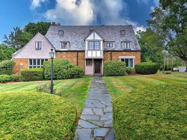 5 bedroom, Hamden CT 06517 LS102479429