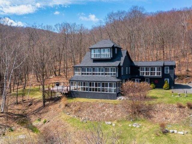 5 bedroom, Hancock MA 01237 LS102961307