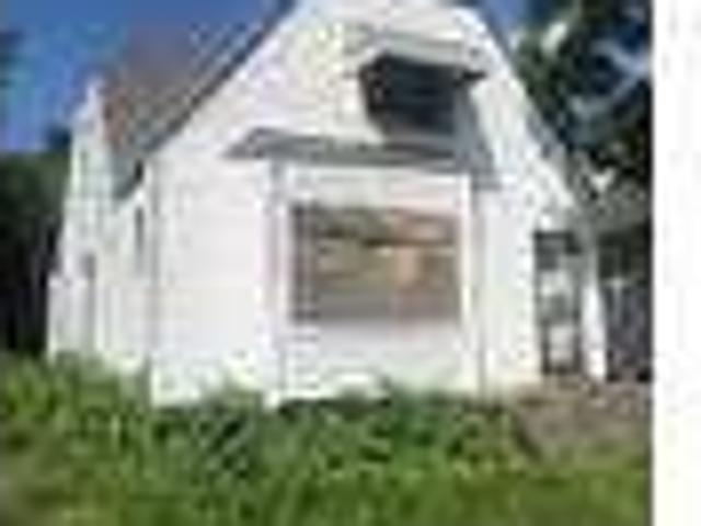 5 bedroom in Detroit Michigan 48238
