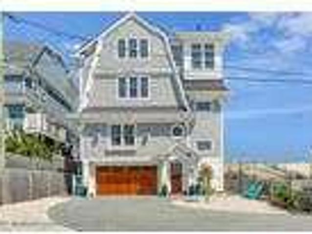 5 bedroom in Mantoloking New Jersey 08738