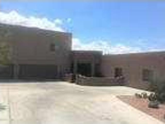 5 bedroom in Tucson Arizona 85718