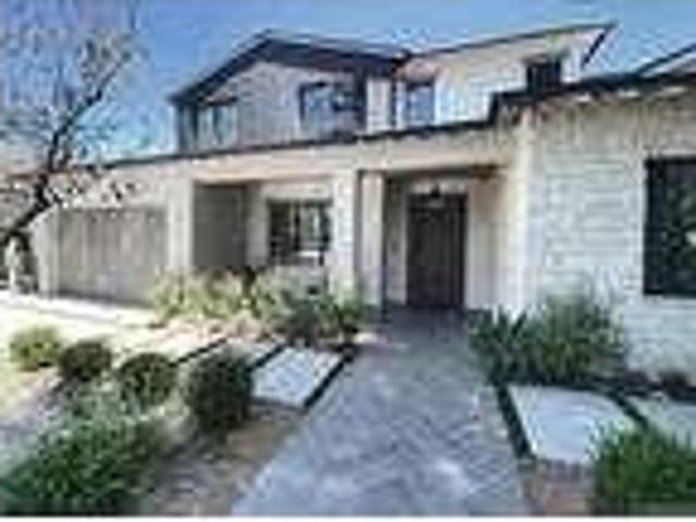 5 bedroom in Valley Village California 91607